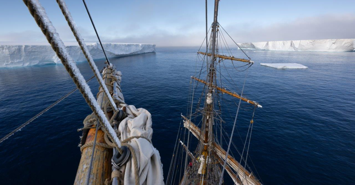 Day at sea crossing the Bransfield Strait and getting into the ...